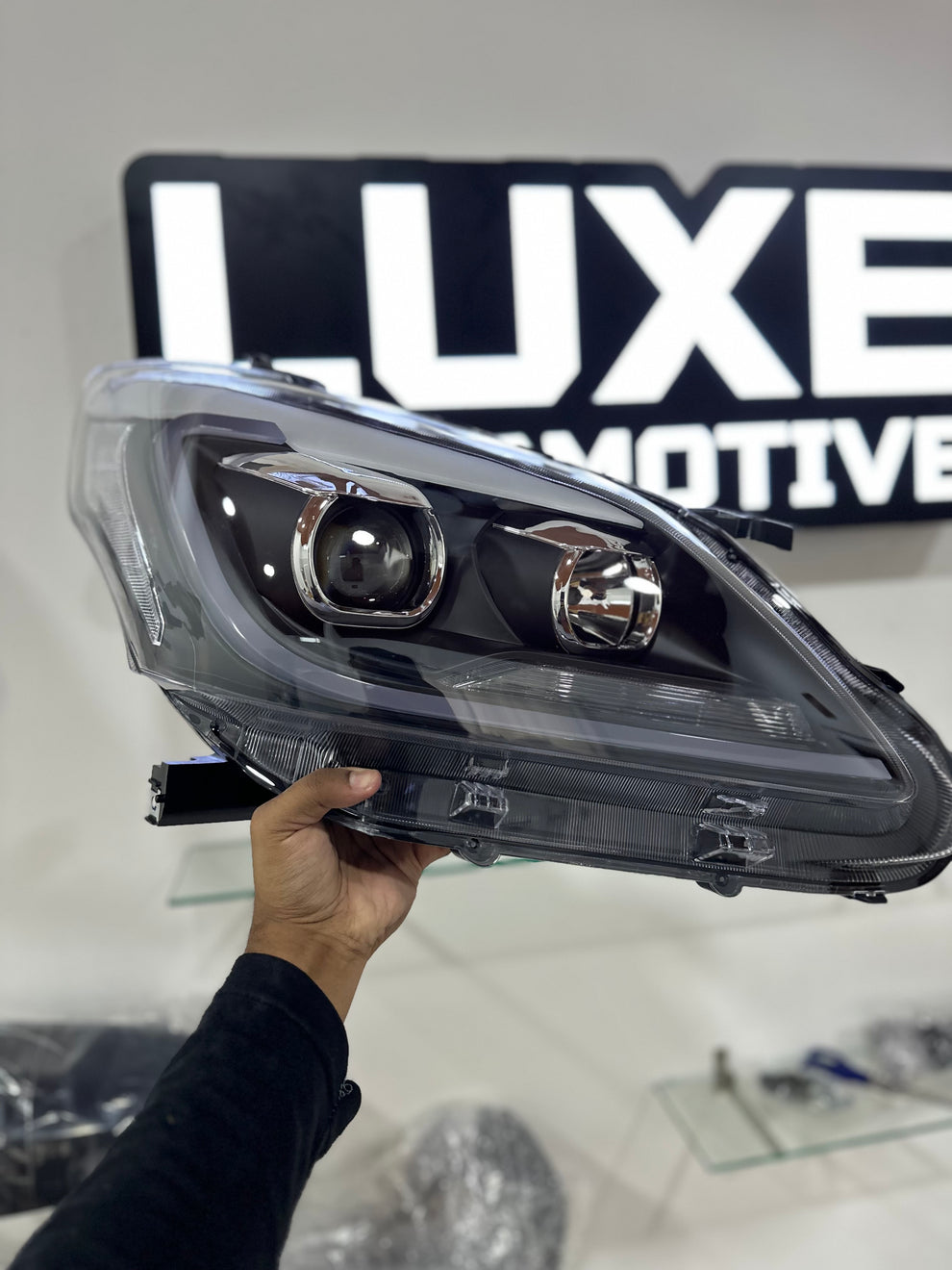 1) TOYOTA INNOVA TYPE 4 AFTERMARKET HEADLIGHTS – LUXE AUTOMOTIVE